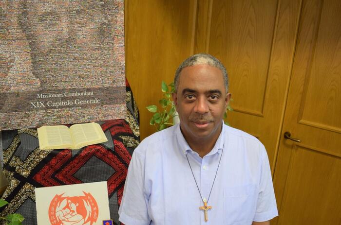 El P. Tesfaye Tadesse reelegido como Superior General de los Misioneros ...